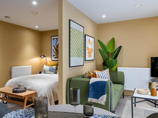 Apartment To Rent In Candleriggs, Trongate, Glasgow, G1