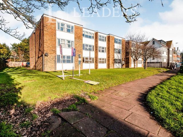 Apartment to rent in Carlton House, Littlehampton Road, Worthing, BN13 | Leaders
