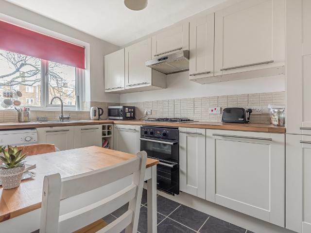 apartment to rent in Carslake Road, Putney, London, SW15