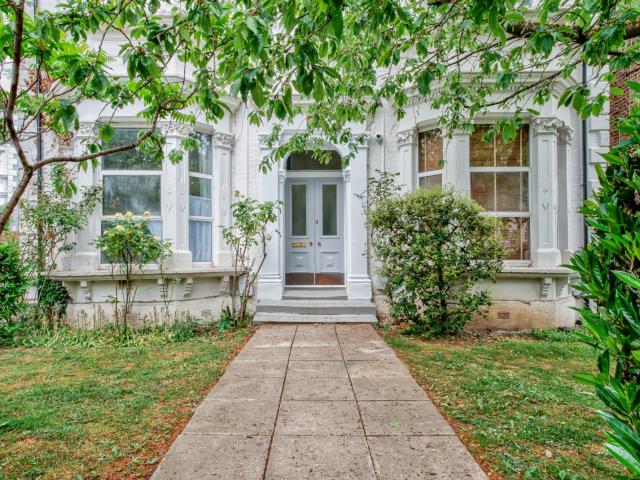 apartment to rent in Cavendish Road, Kilburn, London, NW6