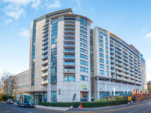 Apartment to rent in Centenary Plaza, 18 Holliday Street, Birmingham, West Midlands, B1 | Leaders
