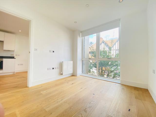 Apartment to rent in Central Cross Apartments, 2 South End, Croydon, CR0 | Leaders