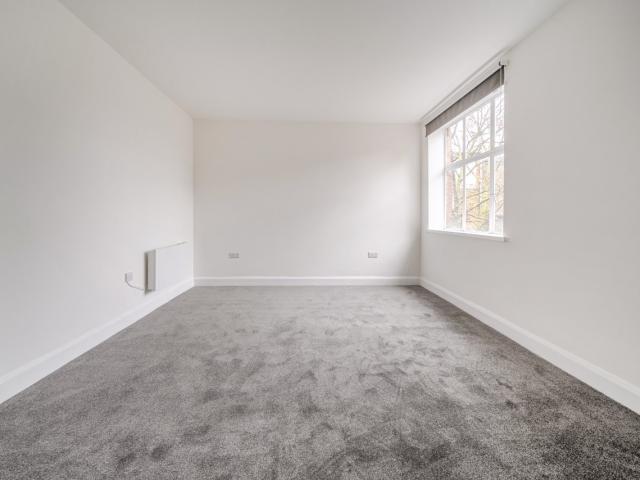 apartment to rent in Charleville Road, Barons Court, London, W14