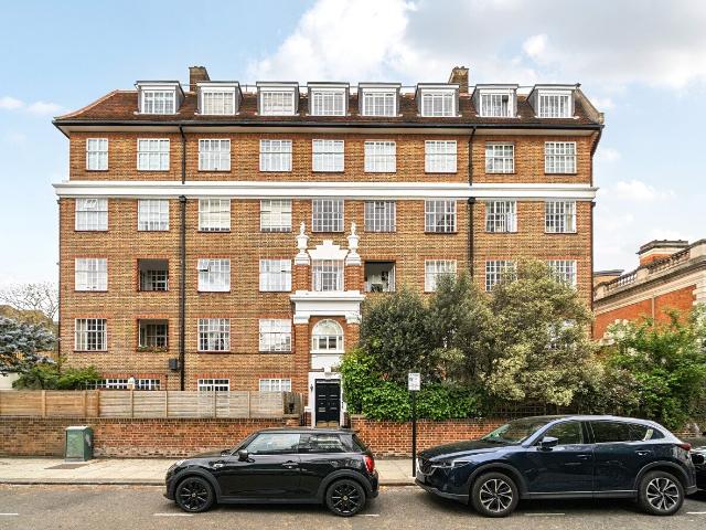 apartment to rent in Chelsea Manor Gardens, London, SW3