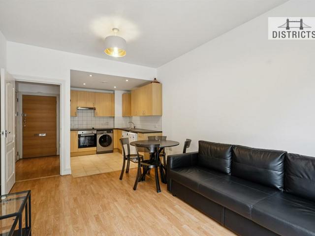 Apartment to rent in Chelsea Bridge Wharf, London