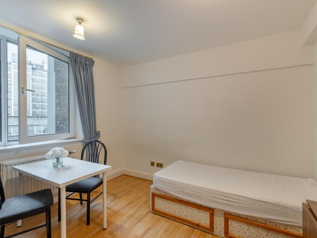 apartment to rent in Chelsea Cloisters, Sloane Avenue, Chelsea, London, SW3
