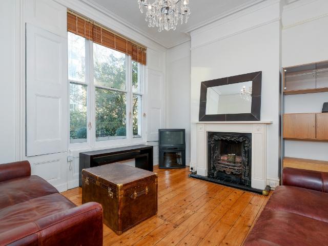 apartment to rent in Chiswick High Road, Chiswick, London, W4