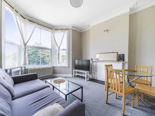 apartment to rent in Chiswick Lane, Chiswick, London, W4