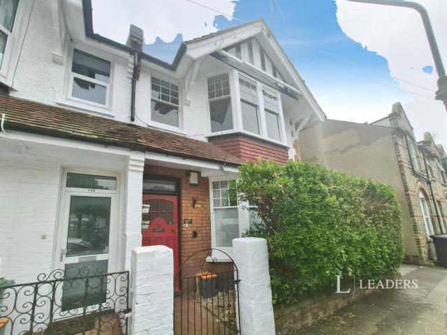 Apartment to rent in Commercial Road, Eastbourne, East Sussex, BN21 | Leaders