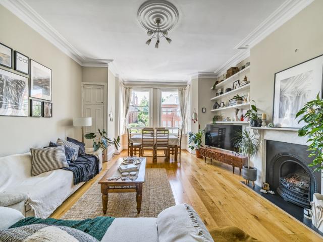 apartment to rent in Coolhurst Road, Crouch End, London, N8
