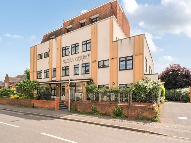 apartment to rent in Coombe Road, New Malden, KT3