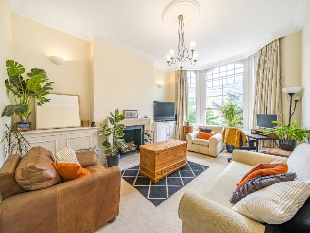 apartment to rent in Clapham Road, London, SW9