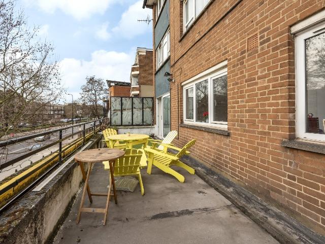 apartment to rent in Clapham Road, London, SW9
