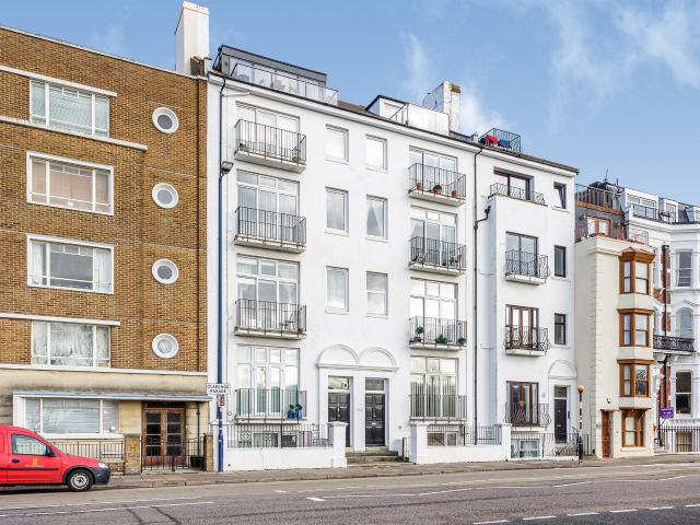 Apartment to rent in Clarence Parade, Southsea, PO5 | Leaders