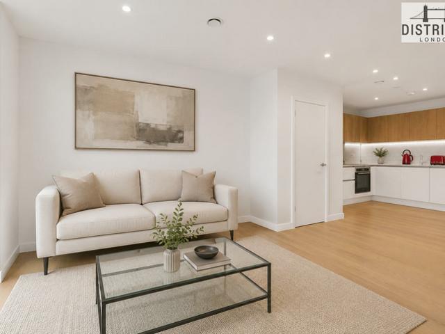 Apartment to rent in Clarendon Road, Watford, WD17