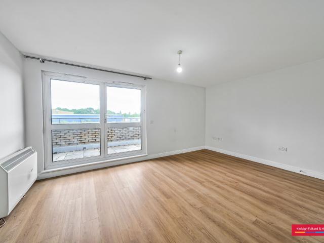 apartment to rent in Cline Road, London, N11