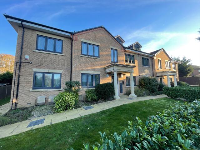 Apartment to rent in Crawley Green Road, Luton, Bedfordshire, LU2 | Leaders