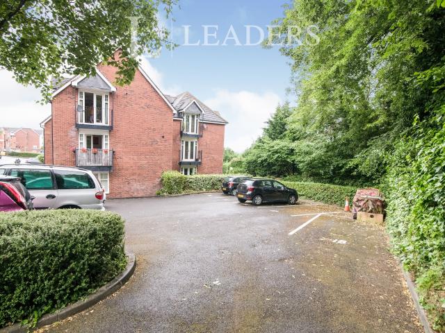 Apartment to rent in Crescent House, Mount Pleasant, Redditch, B97 | Leaders