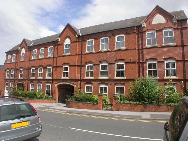 Apartment to rent in Crescent House, Mount Pleasant, Redditch, B97 | Leaders