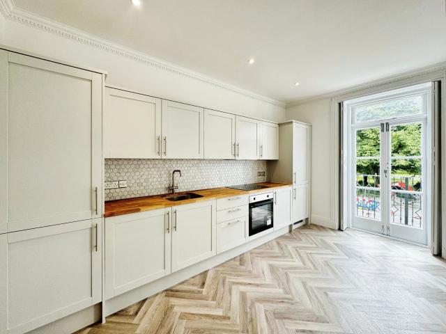 Apartment to rent in Cumberland Place, Southampton, SO15 | Leaders