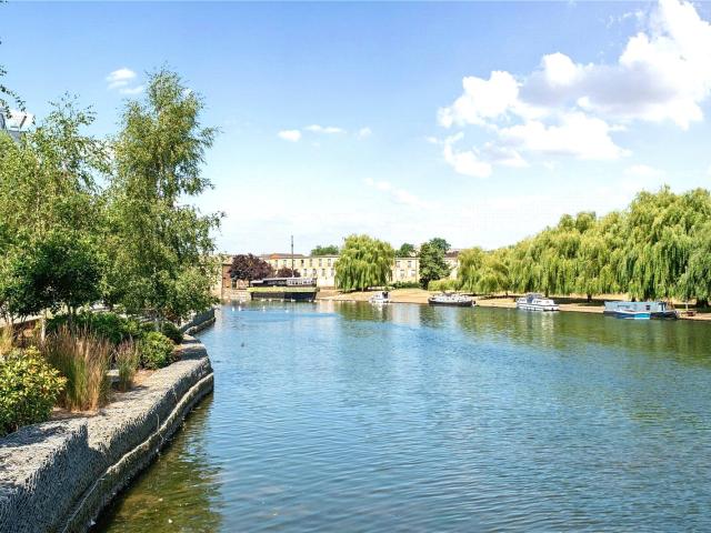 Apartment to rent in Darlington House, Merlin Drive, Fletton Quays, Peterborough, PE2 | Leaders