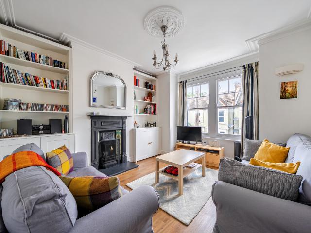 apartment to rent in Delia Street, Earlsfield, London, SW18