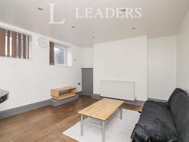 Apartment to rent in Dumfries Street, Luton, Bedfordshire, LU1 | Leaders