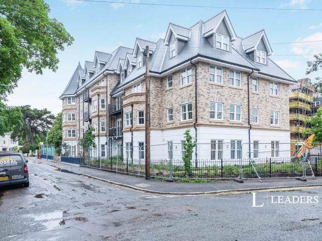 Apartment to rent in Durley Road, Bournemouth, Dorset, BH2 | Leaders