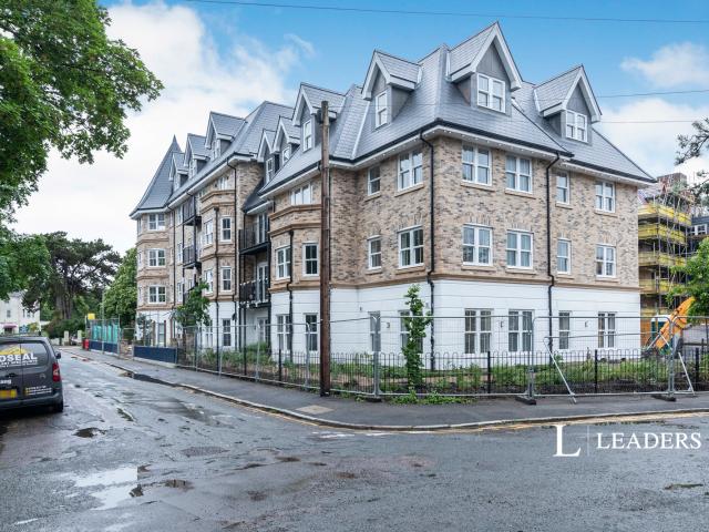Apartment to rent in Durley Road, Bournemouth, Dorset, BH2 | Leaders