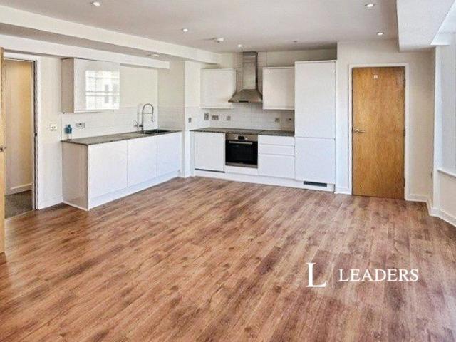 Apartment to rent in East Street, Brighton, East Sussex, BN1 | Leaders