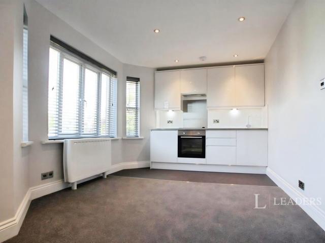 Apartment to rent in Eaton Gardens, East Sussex, Hove, BN3 | Leaders