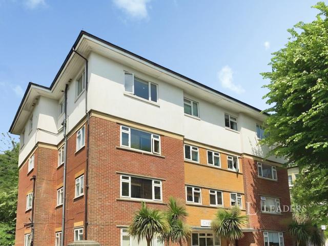 Apartment to rent in Eaton Road, Hove, East Sussex, BN3 | Leaders