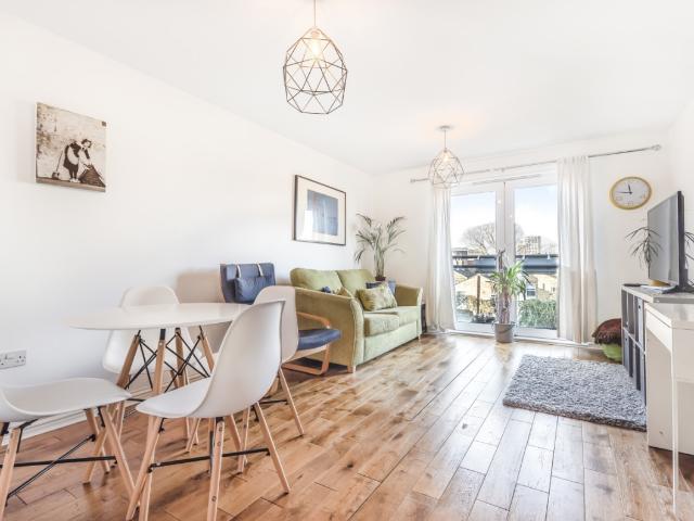 apartment to rent in Effra Parade, London, SW2