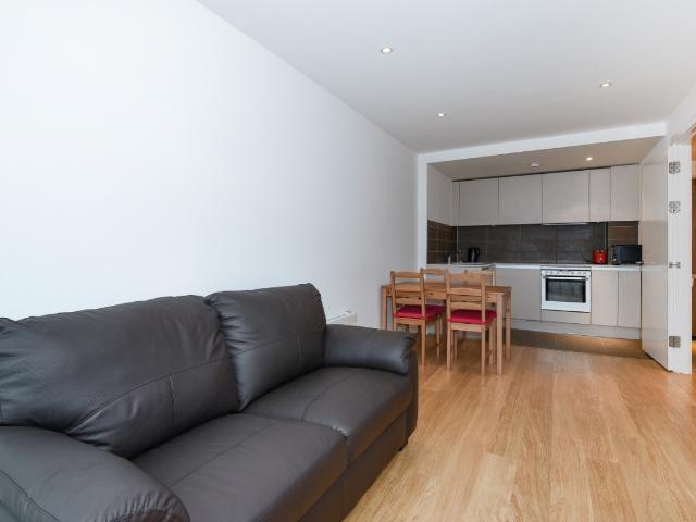 apartment to rent in Empire Square, Borough, London, SE1