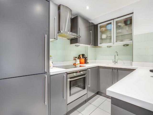 apartment to rent in Epirus Road, London, SW6