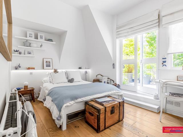apartment to rent in Eton Avenue, London, NW3