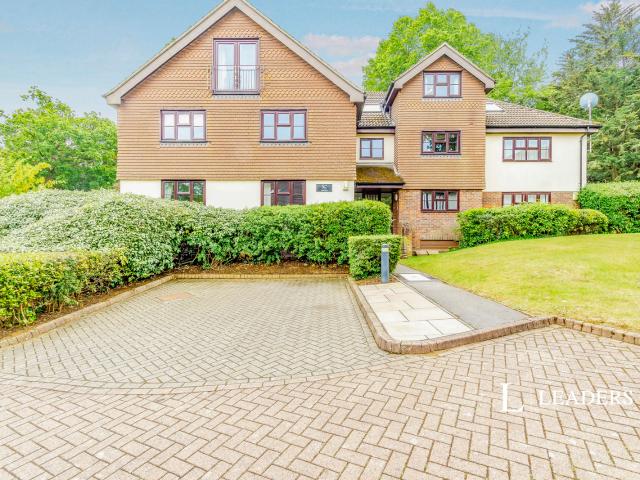 Apartment to rent in Eton Court, White Lodge Close, Sevenoaks, TN13 | Leaders