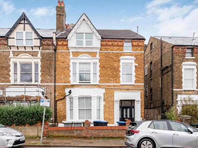 apartment to rent in Exeter Road, London, NW2