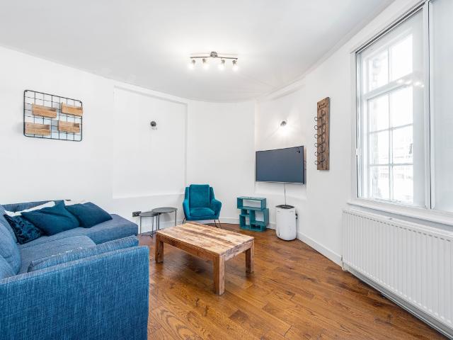 apartment to rent in Fairchild Place, London, EC2A