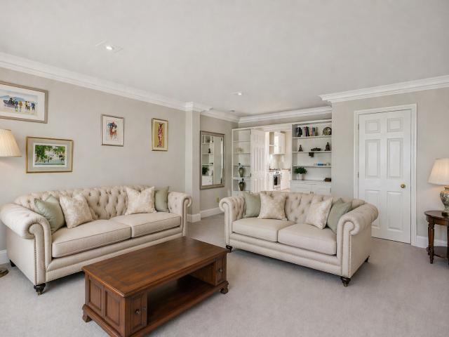 apartment to rent in Finborough Road, London, SW10