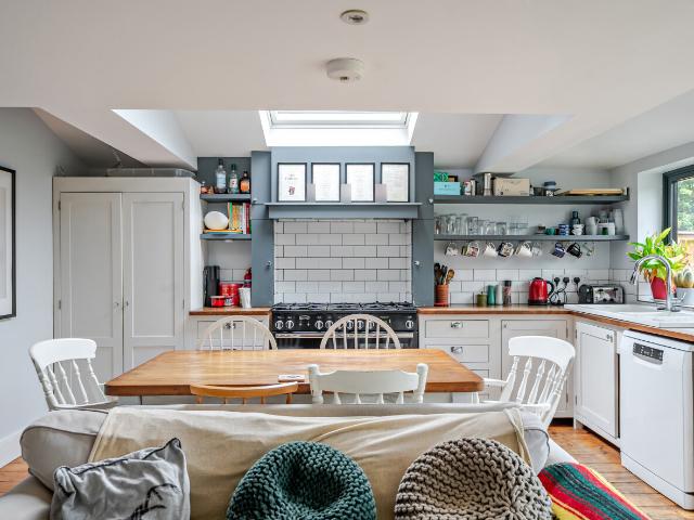 apartment to rent in Foxbourne Road, Balham, London, SW17