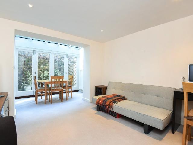 apartment to rent in Fulham Road, London, SW6