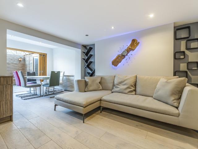 apartment to rent in Fulham Road, London, SW6
