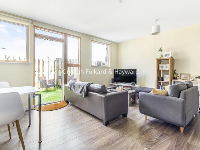 apartment to rent in Garratt Lane, Tooting, London, SW17