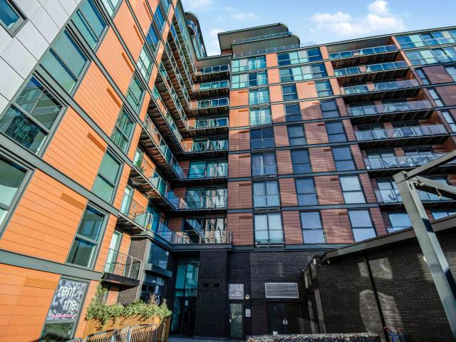 Apartment to rent in Gateway Plaza, Fitzwilliam Street, Barnsley, S70 | Leaders