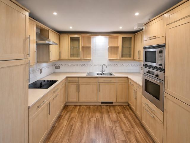 Apartment to rent in Genoa House, Lock Approach, Port Solent, Portsmouth, PO6 | Leaders