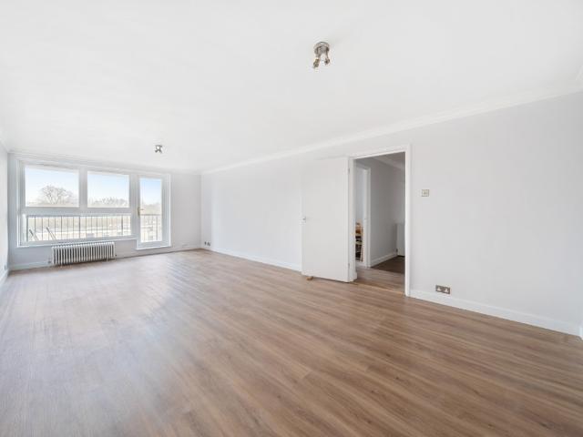 apartment to rent in Gipsy Lane, Putney, London, SW15