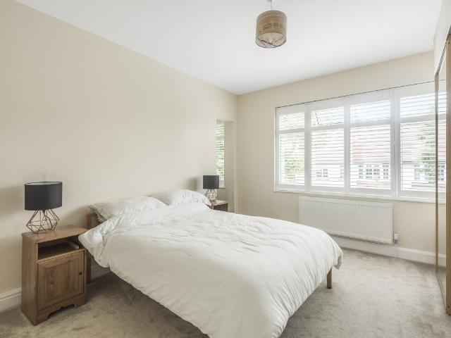 apartment to rent in Godley Road, Earlsfield, London, SW18