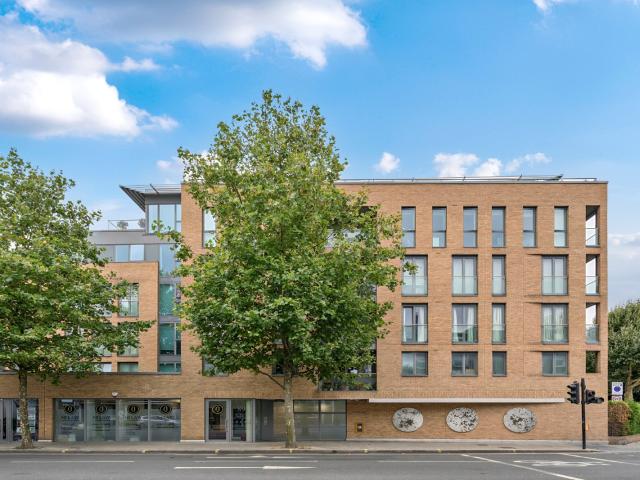 apartment to rent in Goldhawk Road, Hammersmith, London, W12