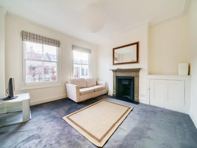 apartment to rent in Goldsboro Road, Battersea, London, SW8